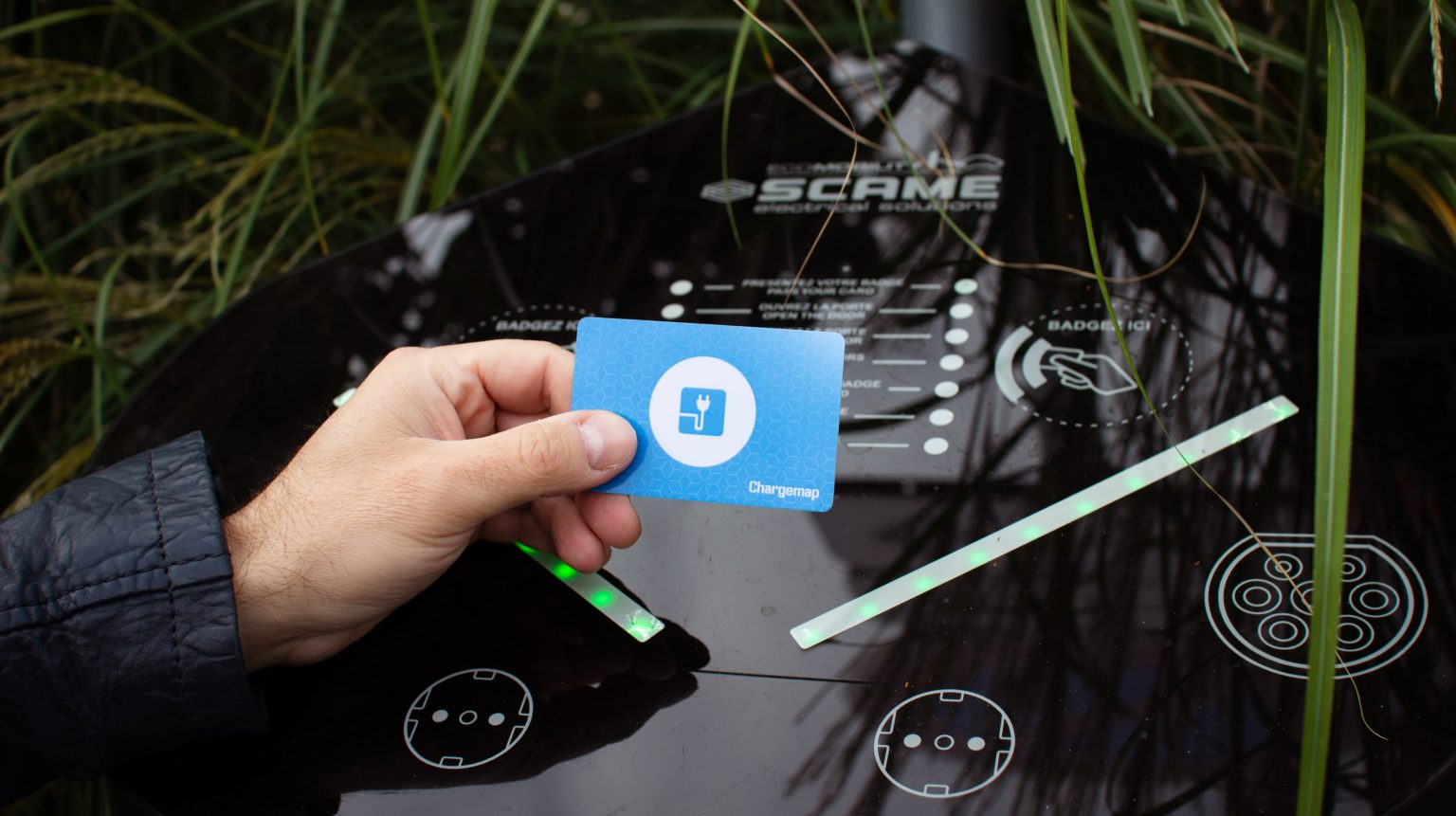 How to charge your electric vehicle with the Chargemap Pass?