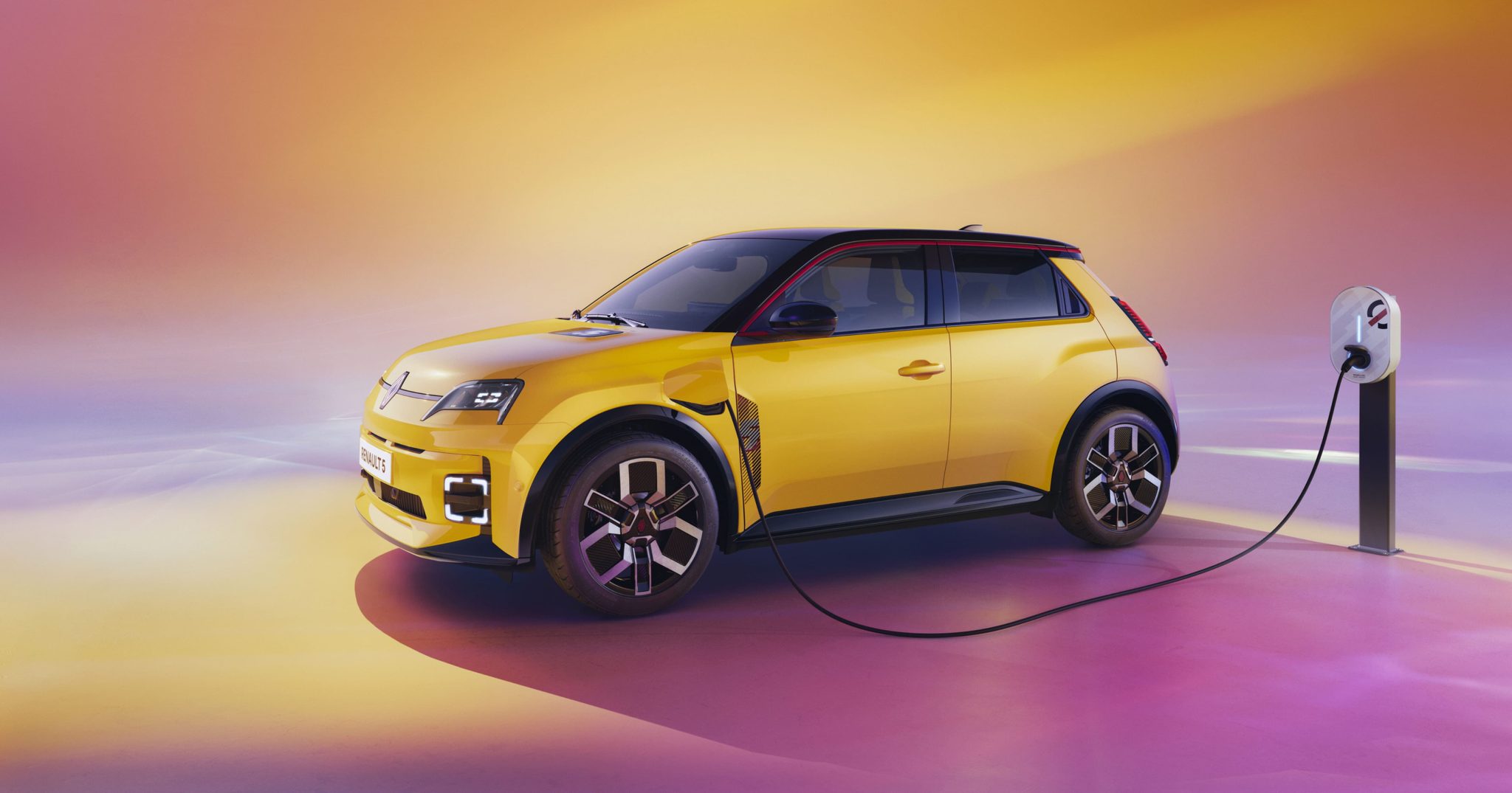 Renault 5 Electric: charging, range, and battery explained